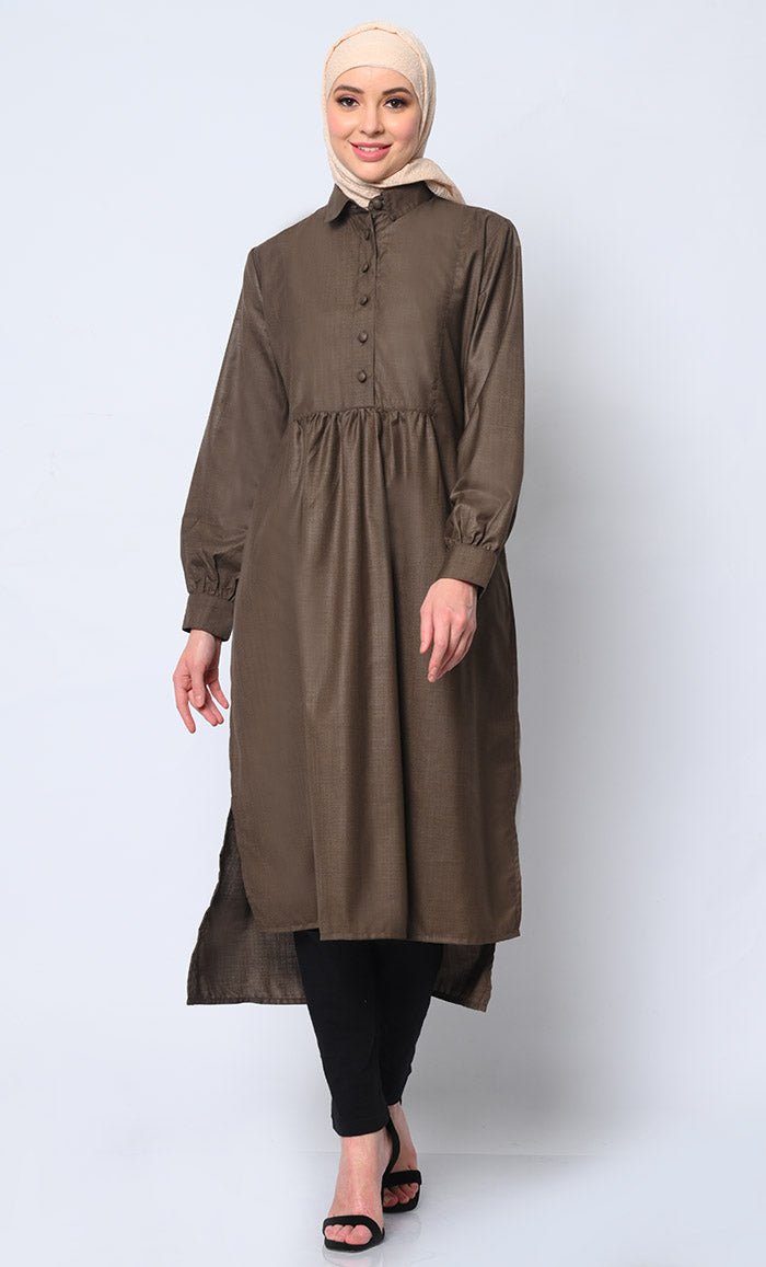 Sophisticated Collared Brown Tunic with Elegant Waist Gathers Detail