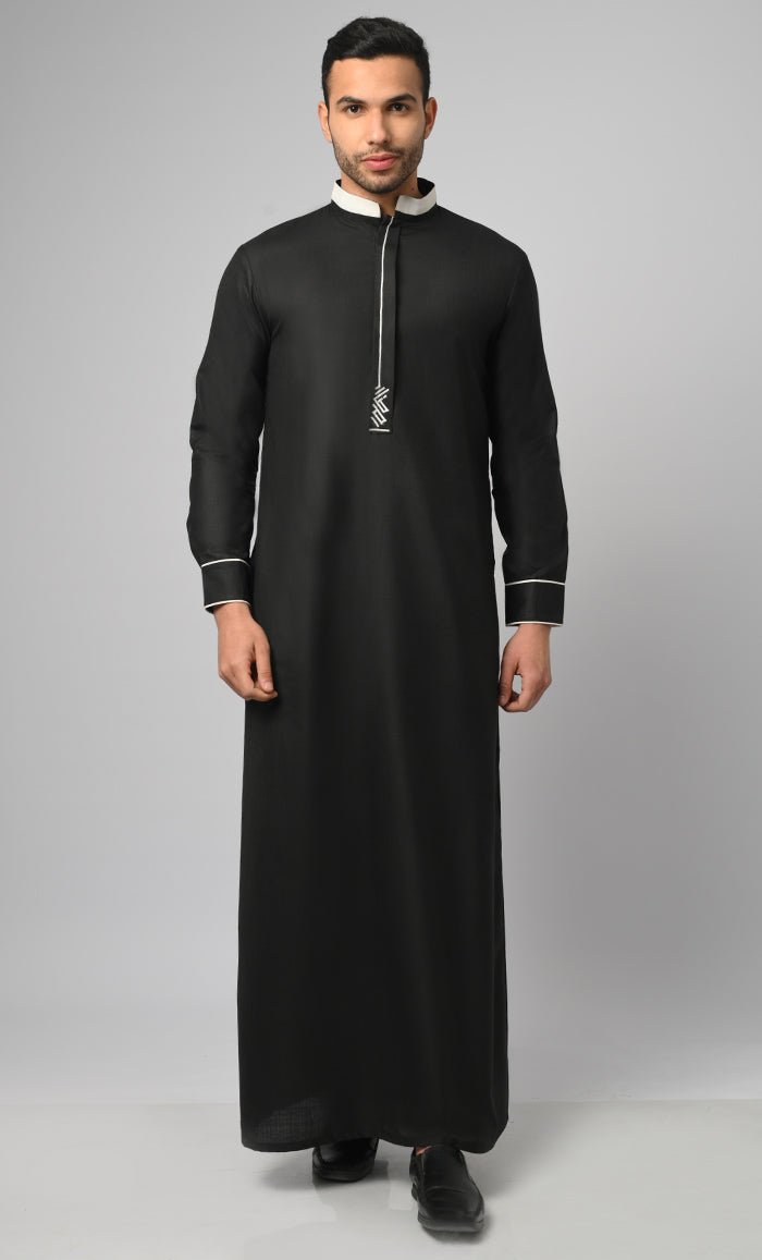 Men's Collared And Cuff Detail Thobe / Jubba With Embroidery And Pocke ...
